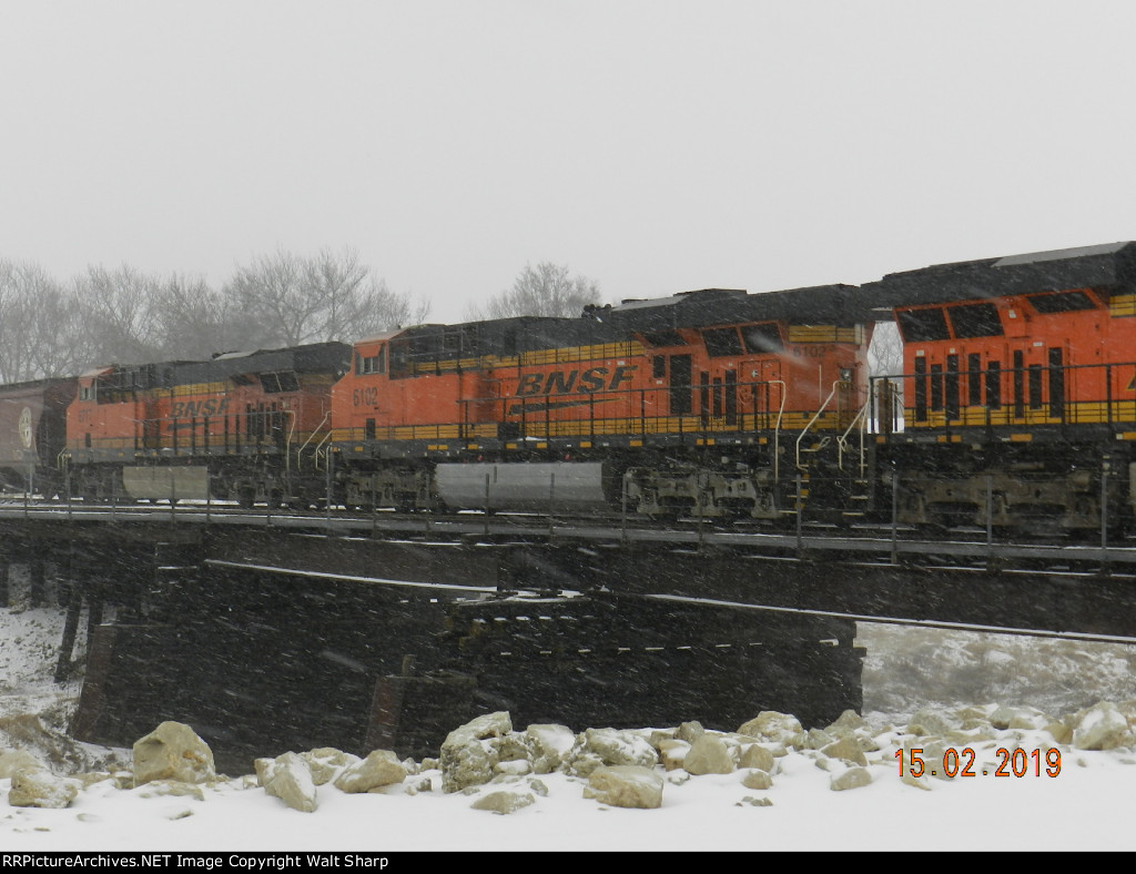 BNSF 6102